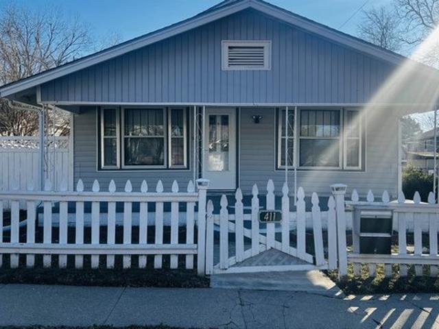 411 W Chestnut Ave, Arkansas City, KS 67005