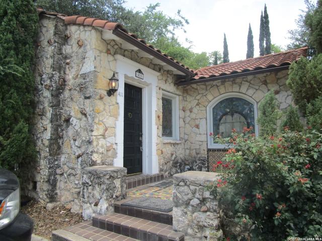 411 W Elsmere Pl, San Antonio, TX 78212 | MLS #1958 | Compass