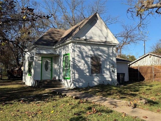 411 W Hester St, Sherman, TX 75090
