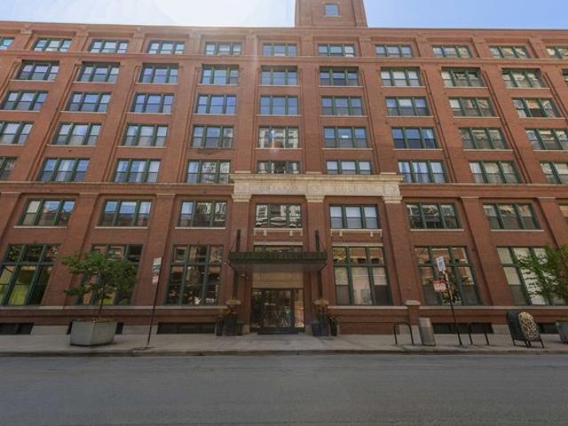 411 W Ontario St Apt 220, Chicago, IL 60654