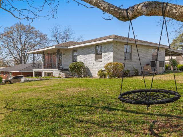 411 W Richton Ave