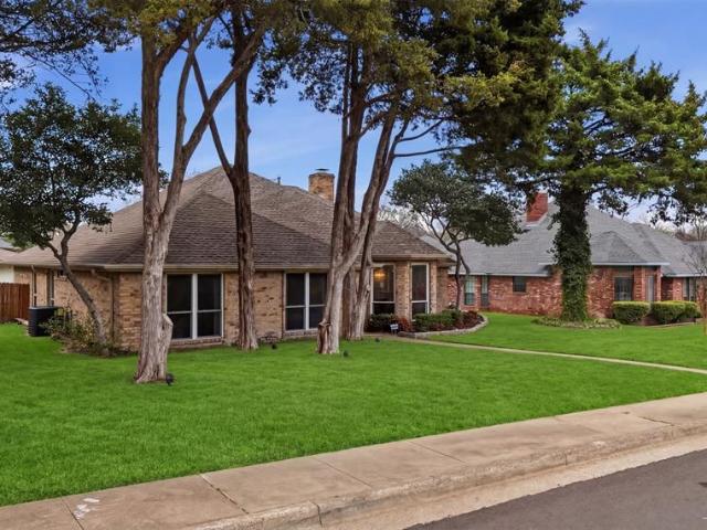 411 Whispering Hills Dr, Duncanville, TX 75137 | MLS #21204