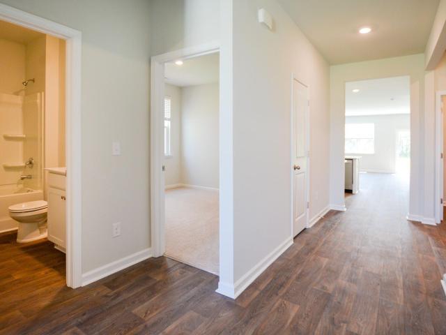 411 Zenith Boulevard