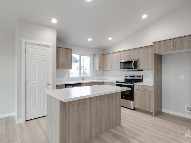 4124 Austin St