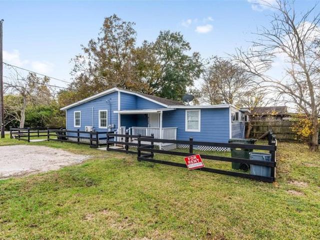 4126 Paladino St, Bacliff, TX 77518