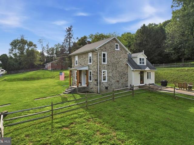 4126 Pricetown Rd, Fleetwood, PA 19522