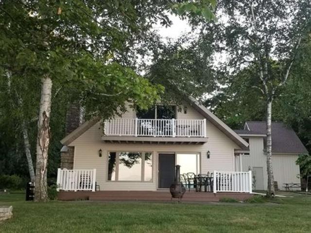 4126 Sand Bay Point Rd, Sturgeon Bay, WI 54235