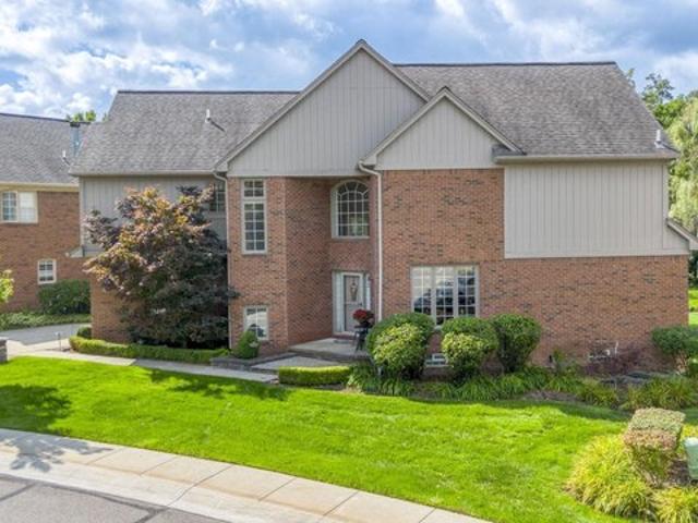 4126 Winter Dr, Shelby, MI 48316