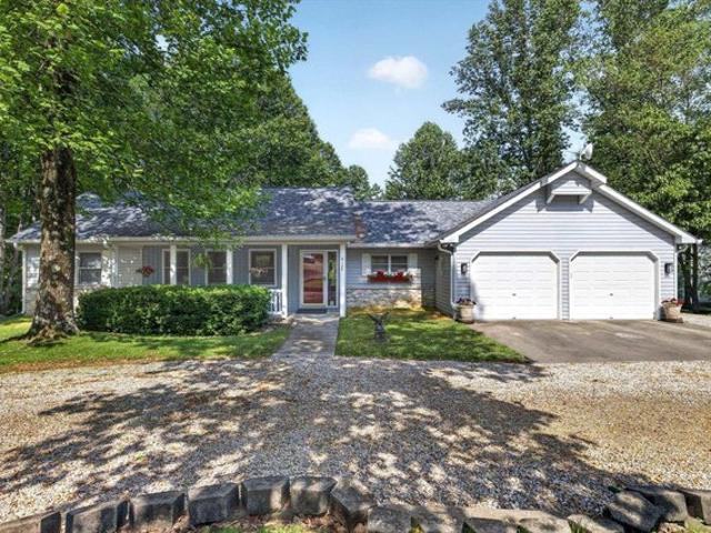 4127 N Northwood Ln, Bloomfield, IN 47424