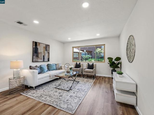 4127 Ravenwood Pl