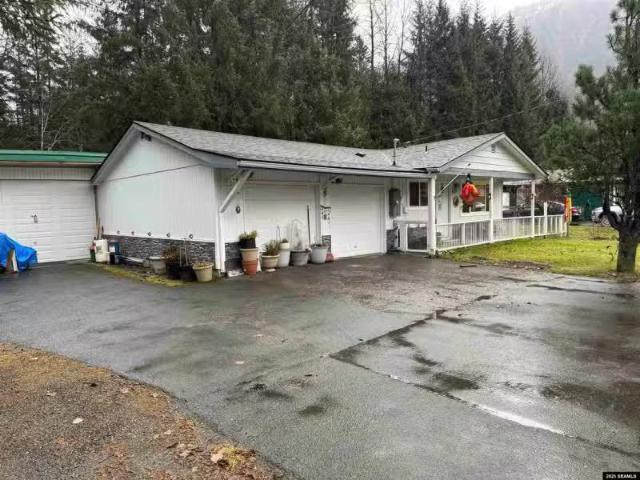 4128 TAKU BLVD, JUNEAU, AK 99801 Single Family Residence For S.