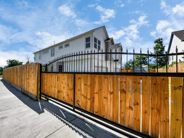 4129 E Toliver Street