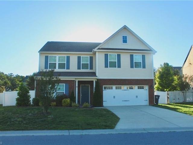 4120 Medina Ct, Pfafftown, NC 27040