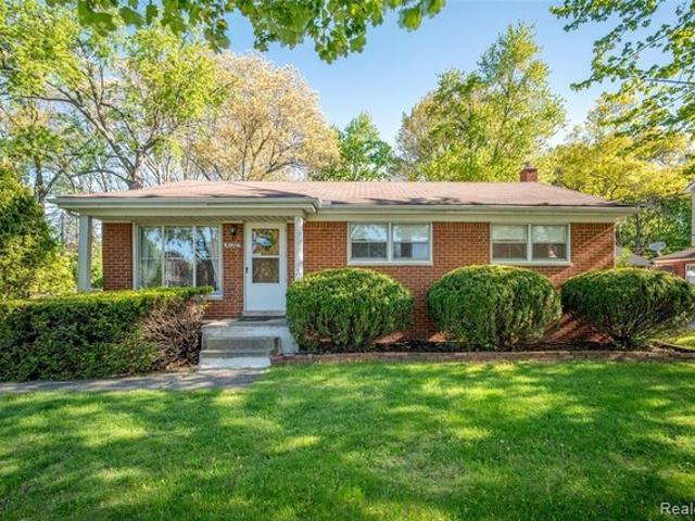4120 Baybrook Dr, Waterford Township, MI 48329