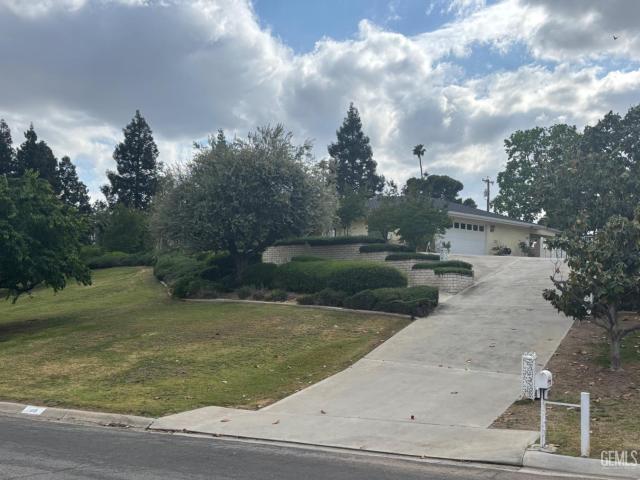 4120 Flintridge Drive