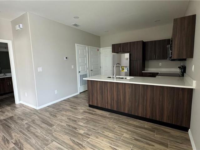 4120 La Vista Avenue 4