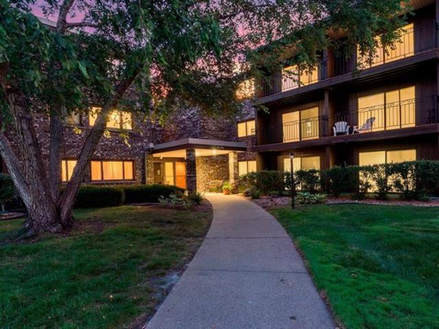 4120 Parklawn Ave Apt 231, Edina, MN 55435