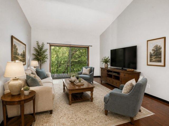 4120 Parklawn Ave Apt 325, Edina, MN 55435