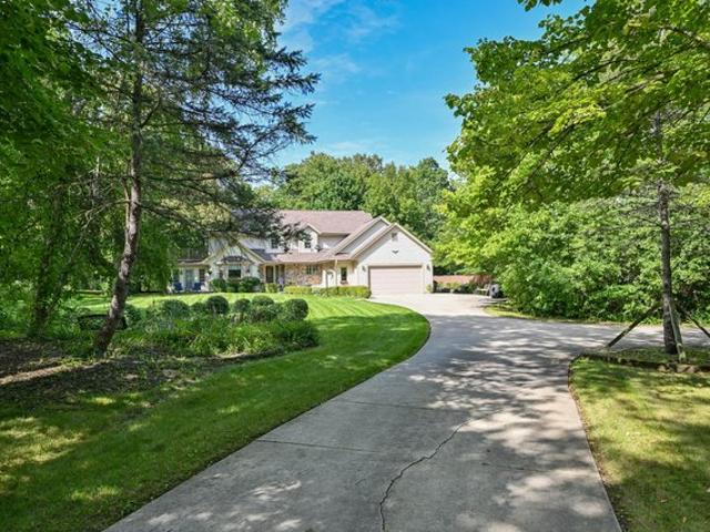 4120 W Puetz Rd, Franklin, WI 53132
