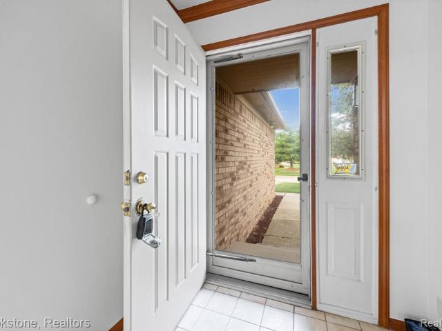41213 Whispering Oaks Drive # 19