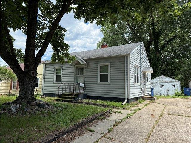 4121 Oxford St, Des Moines, IA 50313