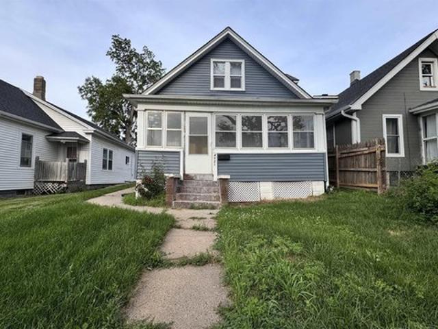 4121 S 28th St, Omaha, NE 68107
