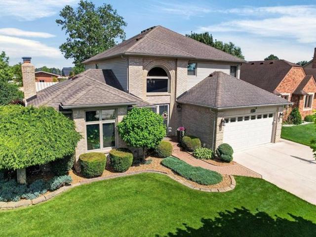 41220 Scarborough Ct, Clinton Township, MI 48038