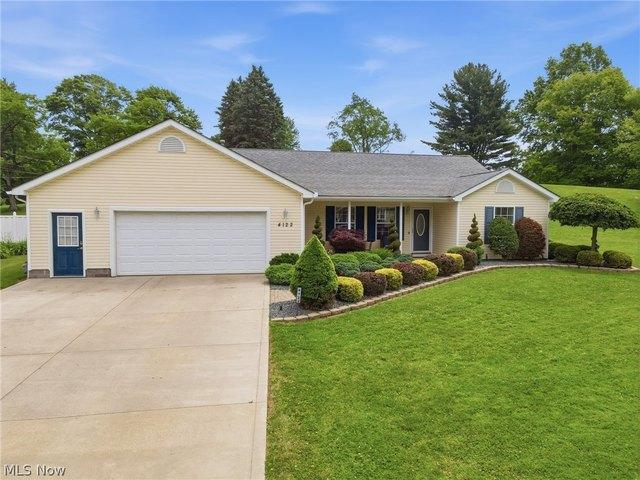 4122 Denise Dr, Ashtabula, OH 44004