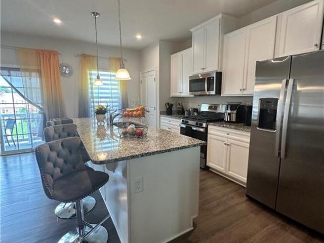4122 Riverside DR
