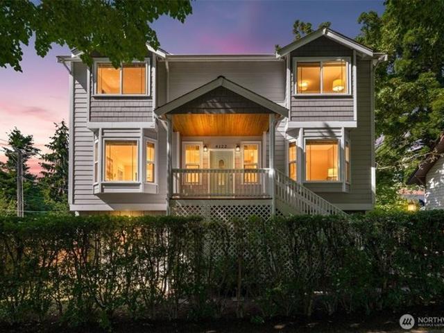 4122 SW Walker St, Seattle, WA 98116