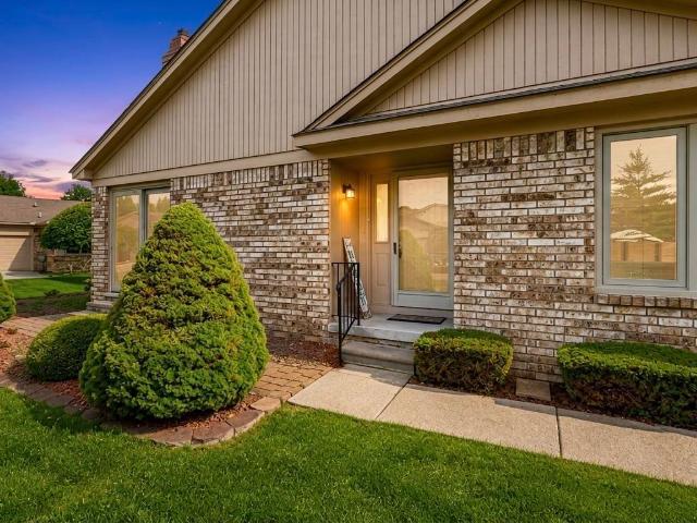 41230 Whispering Oaks Drive