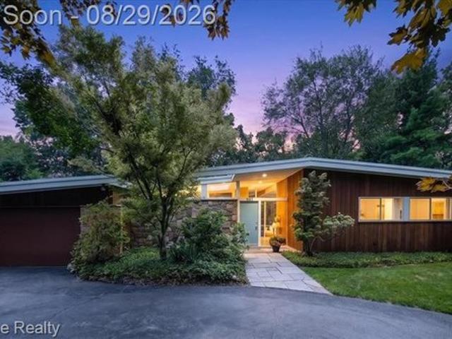 4123 Meadow Way, Bloomfield Township, MI 48301