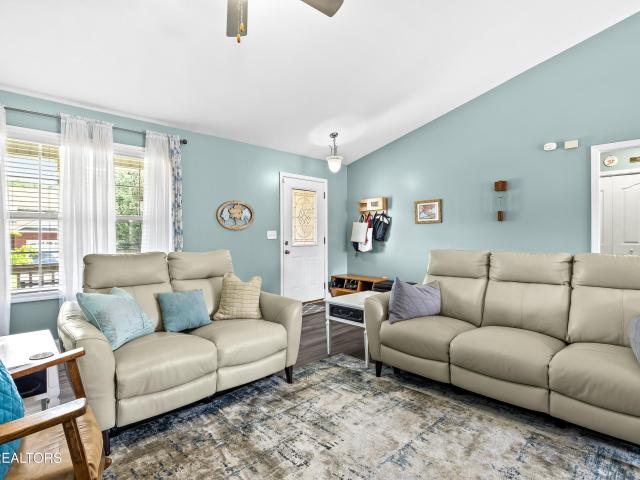 4123 Oakstone Lane