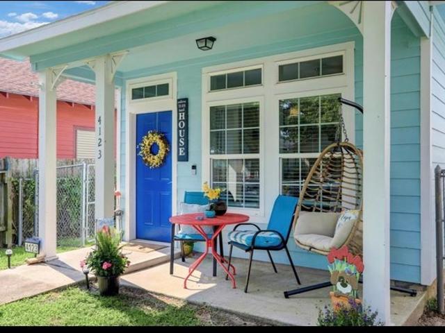 4123 Q 1/2, Galveston, TX 77550