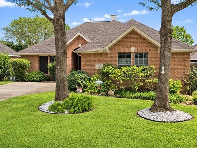 4123 Ridgepoint Dr, Pearland, TX 77584