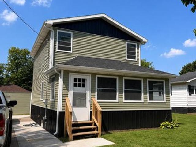 412 4th Ave, Three Rivers, MI 49093