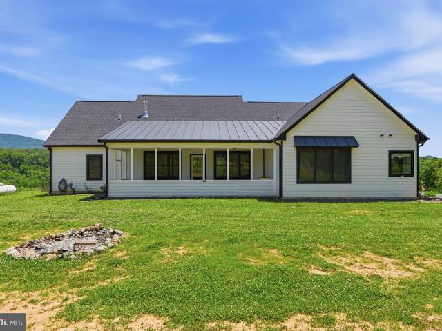412 Cedar Hill Lane