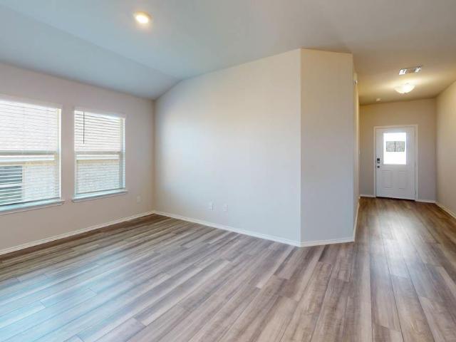 412 Creekfall Rd