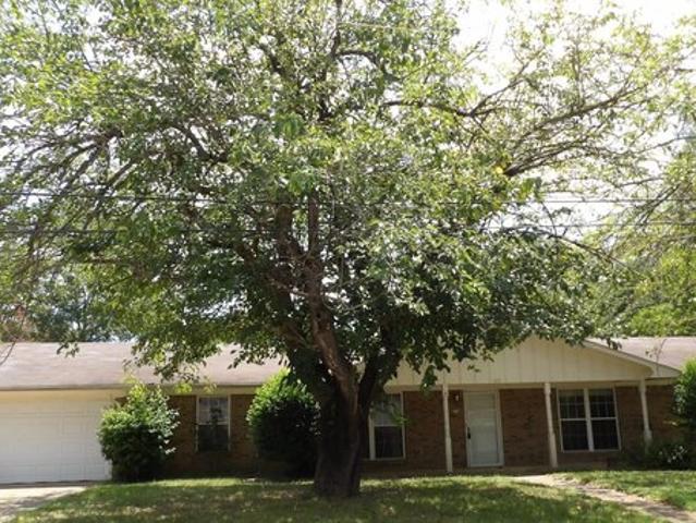 412 Angelina St, Jacksonville, TX 75766