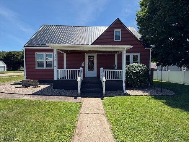 412 Barkwill St, Saint Marys, WV 26170