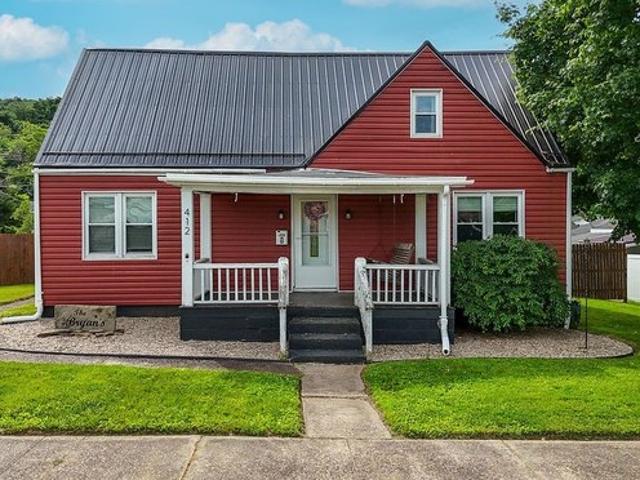 412 Barkwill St, Saint Marys, WV 26170