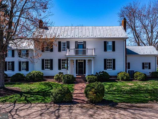 412 Greenfields Ln, White Stone, VA 22578