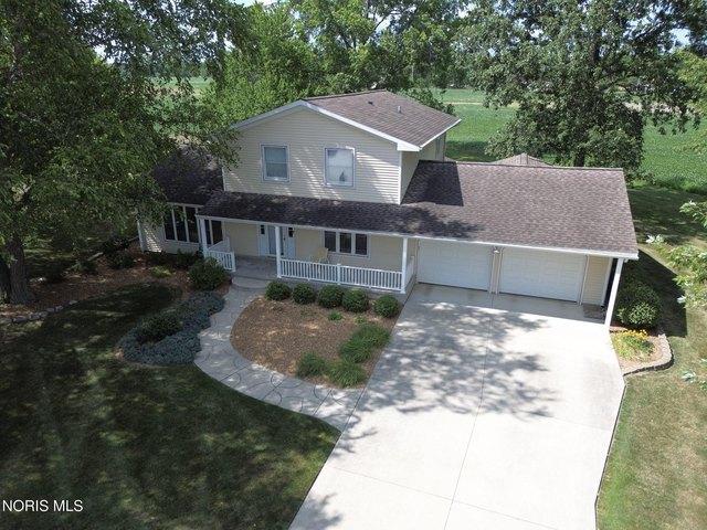 412 Detwiler Dr, Wauseon, OH 43567