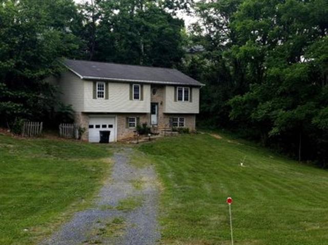 412 Devon Rd Unit B, Staunton, VA 24401