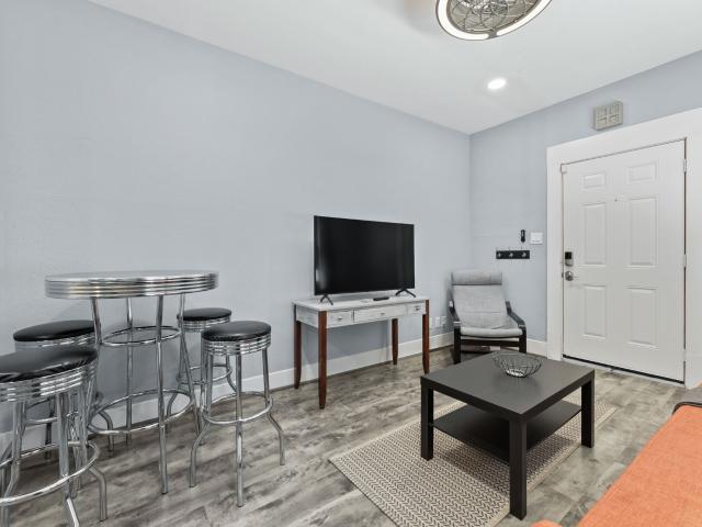 412 Drew Street 1