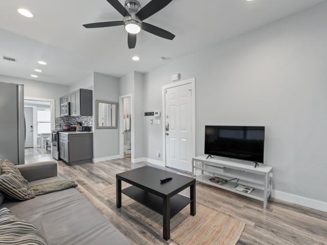 412 Drew Street 2