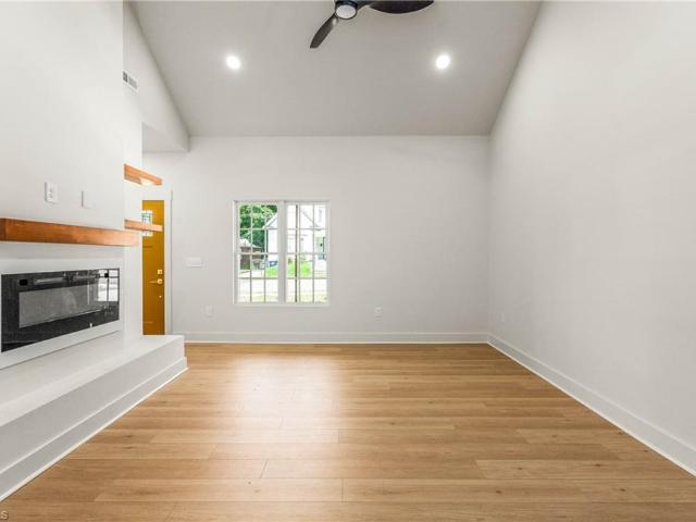 412 E 15th Street
