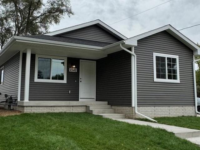 412 E Lally St, Des Moines, IA 50315