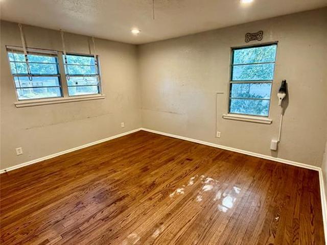 412 E Lovers Lane