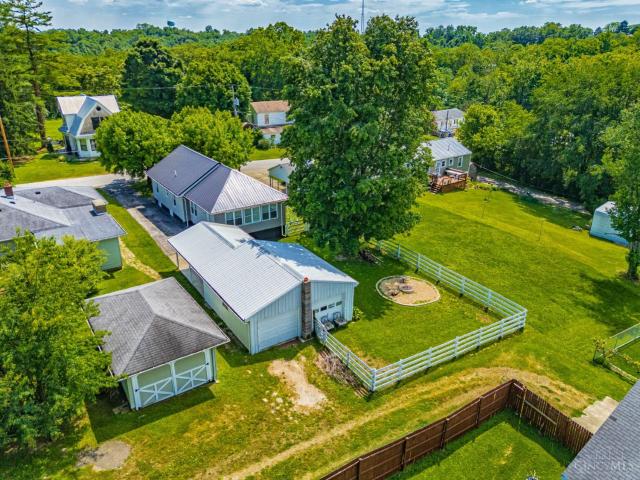 412 E South